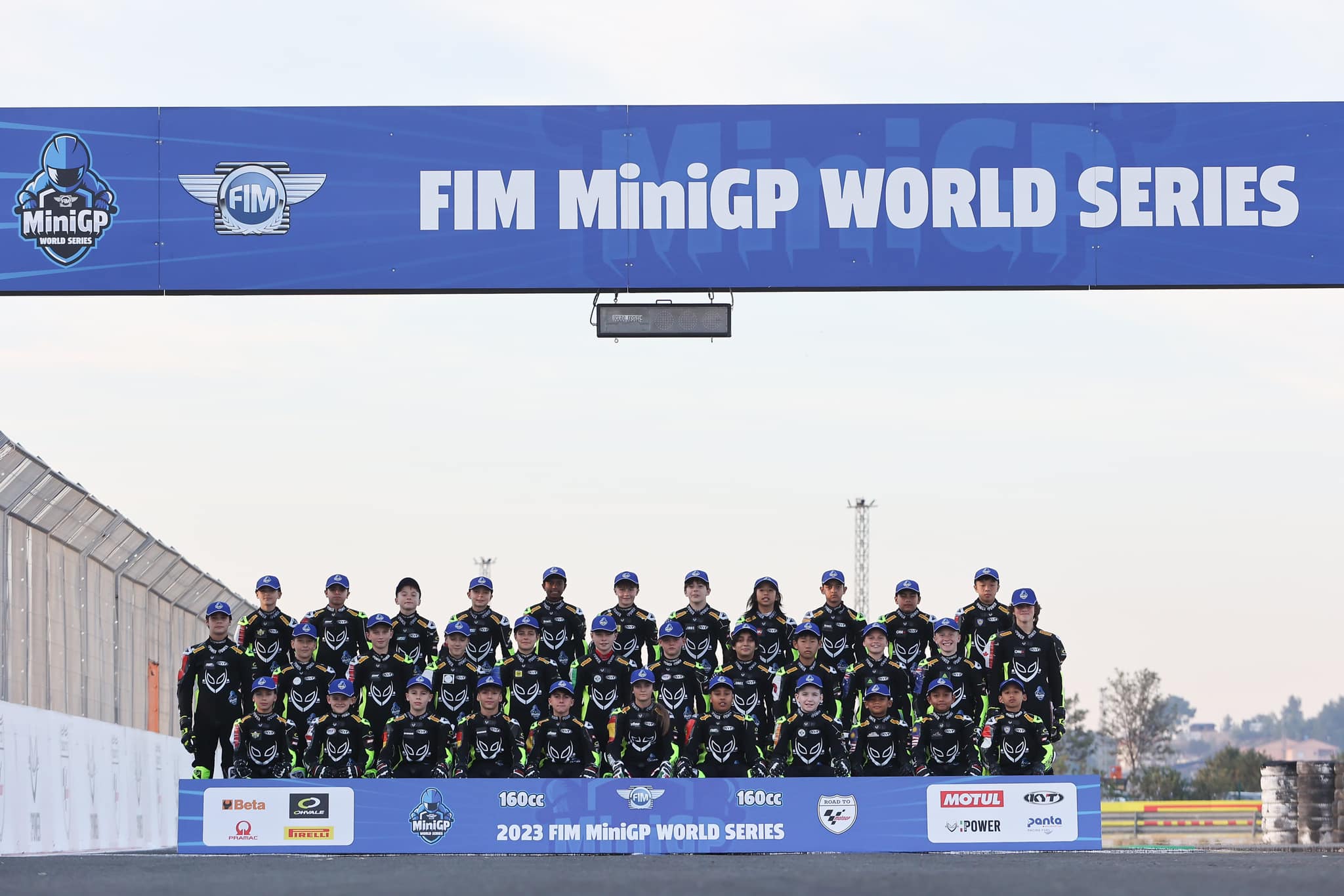 Dua Pebalap Muda Indonesia Ikut FIM MiniGP World Final 2023 Di Valencia Spanyol - INDOREKOR